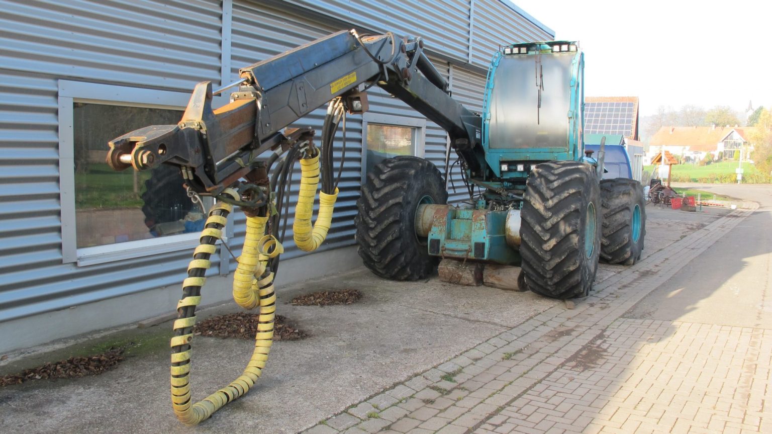 New Electric Harvester Concept - Flips On a Dime (360) - NordicWoodJournal