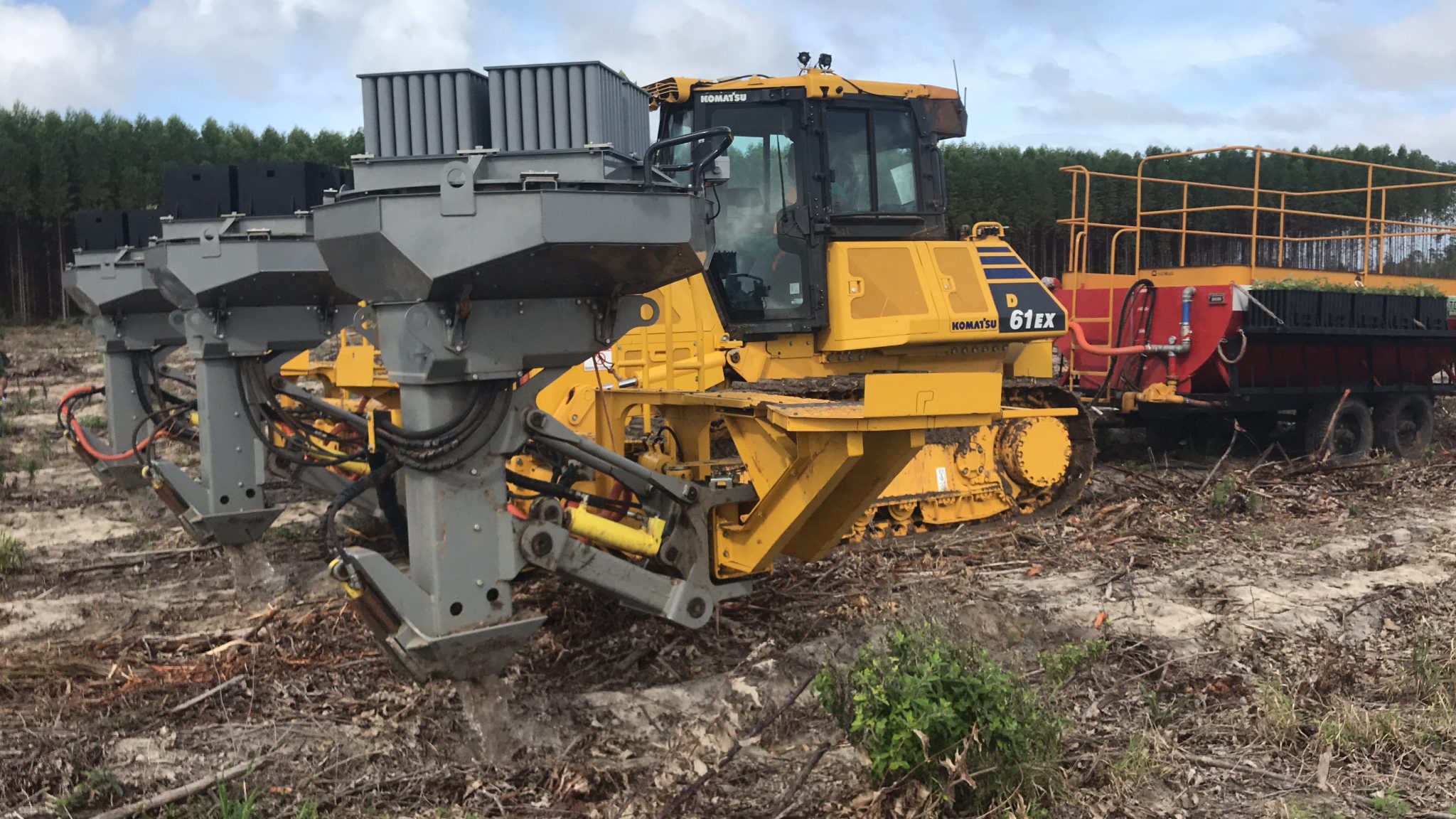 Komatsu D61EM Planter - NordicWoodJournal