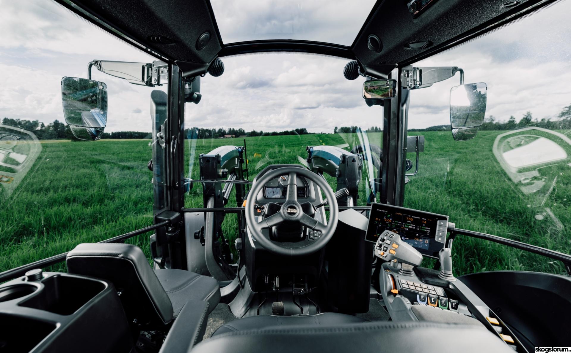 New tractors from Valtra - NordicWoodJournal