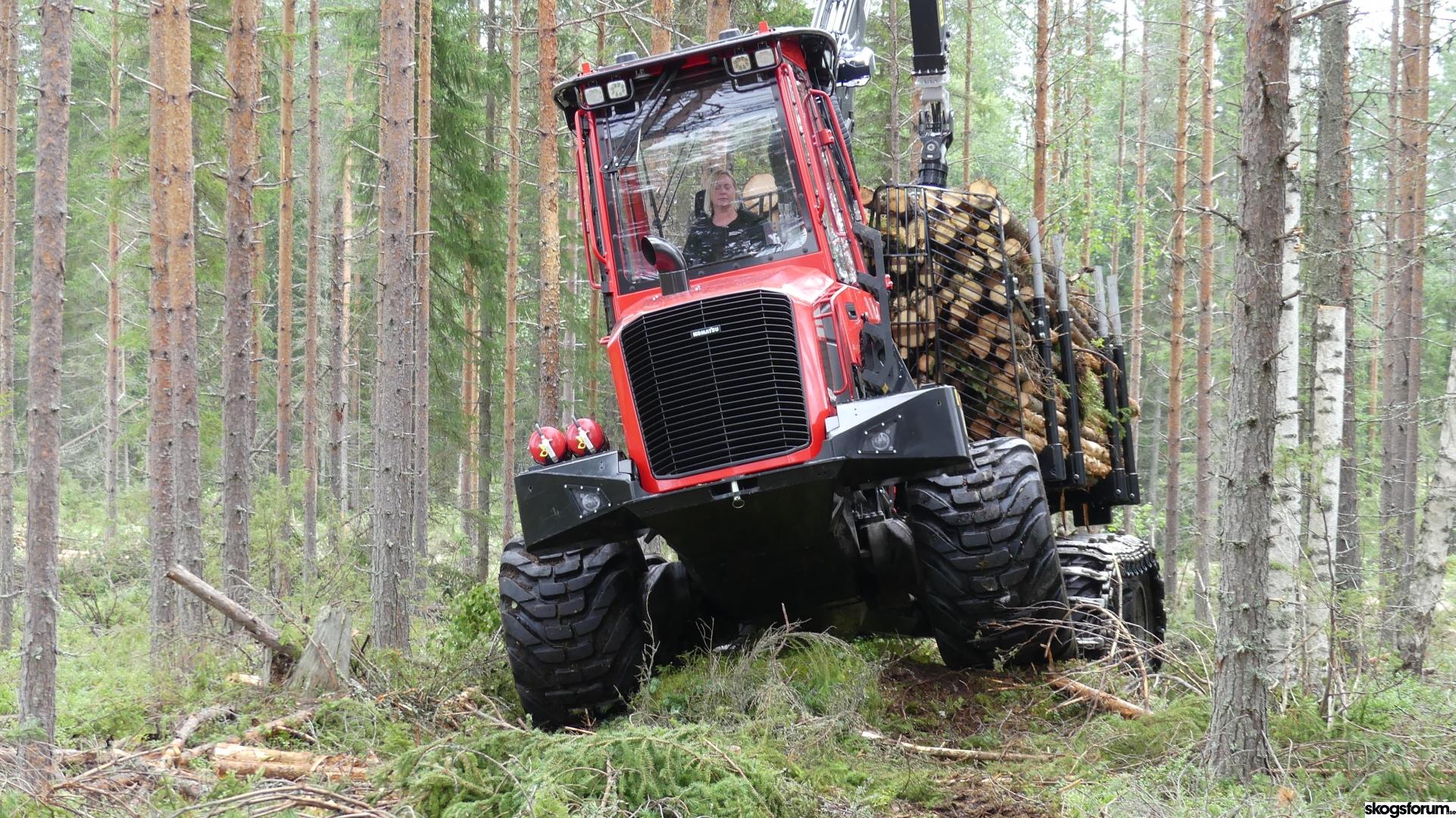 Komatsu Forest