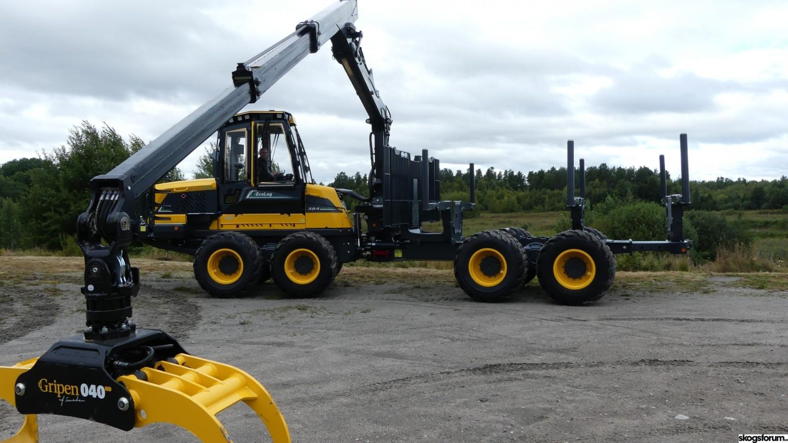 EcoLog 584F – A new 16-ton forwarder - NordicWoodJournal