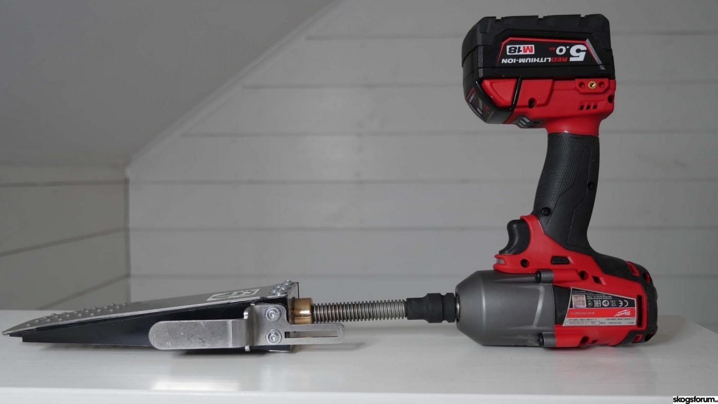 The mechanical felling wedge ValFix - NordicWoodJournal