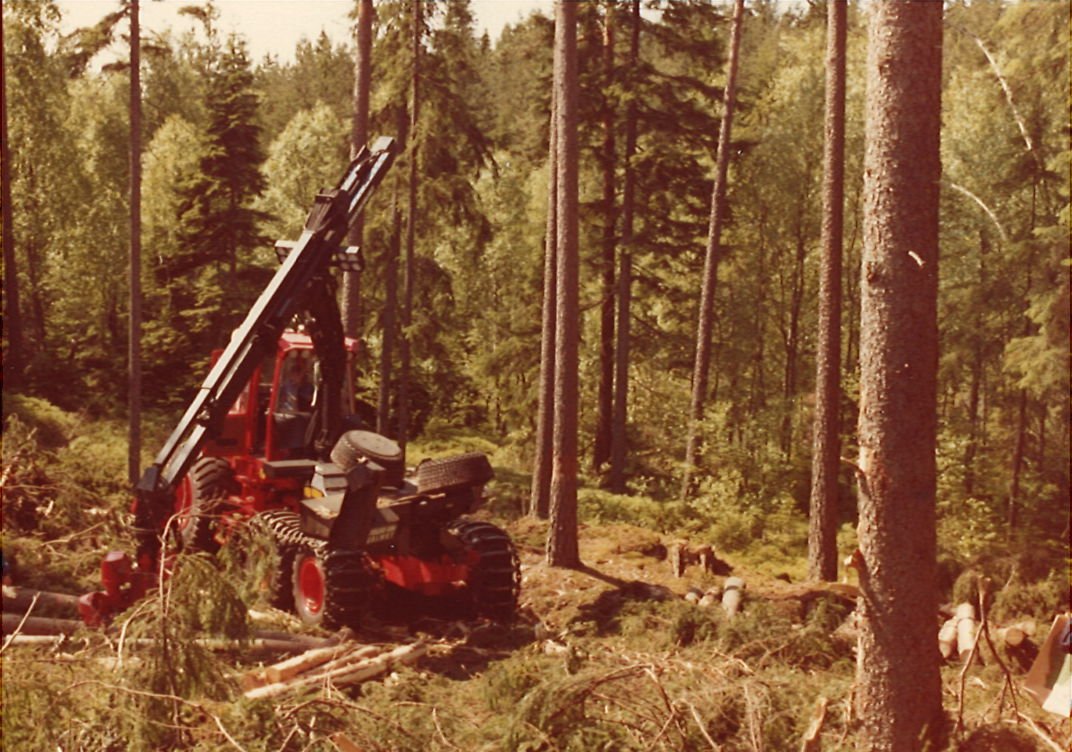 Komatsu 895 – designed to produce - NordicWoodJournal