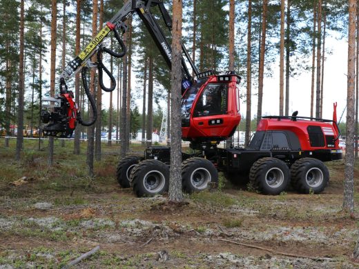 Alstor 8x8, the company & the machine - NordicWoodJournal